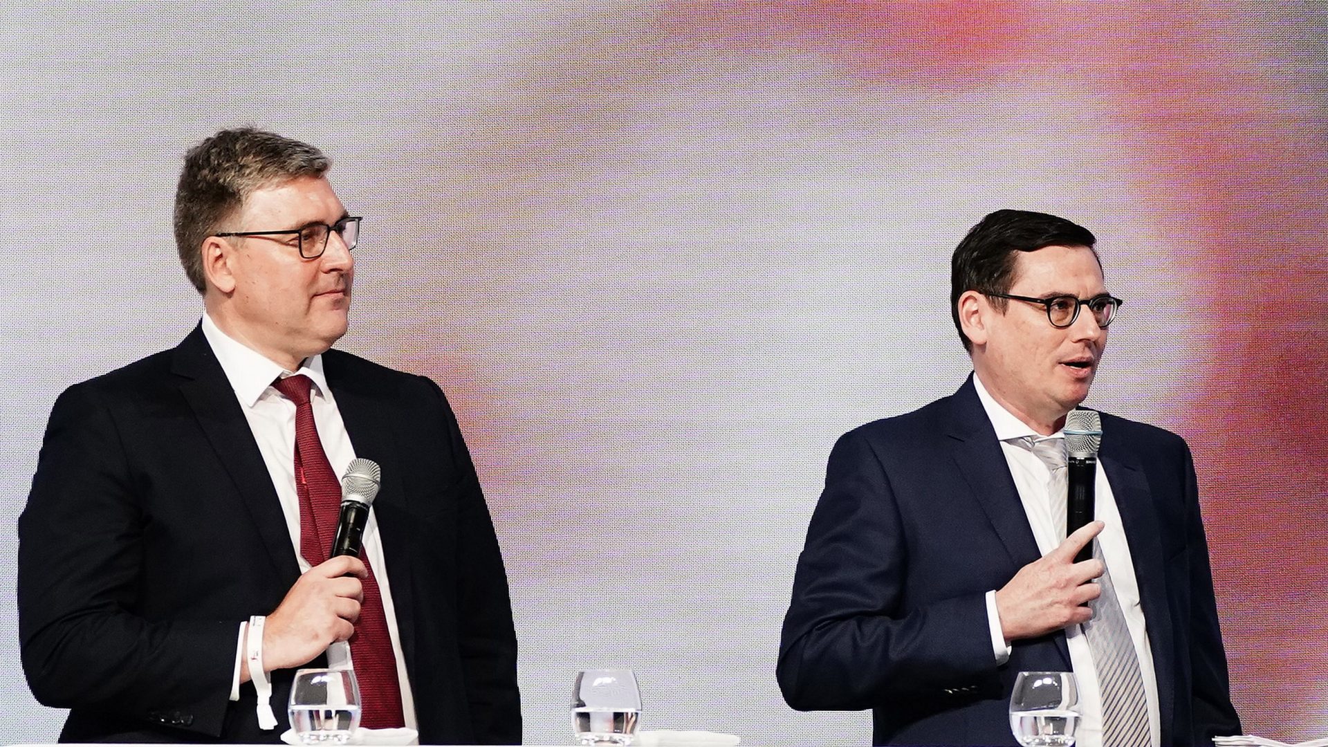 „Wir werden keine Anteile an der Bundesliga verkaufen“ | DFL Deutsche ...