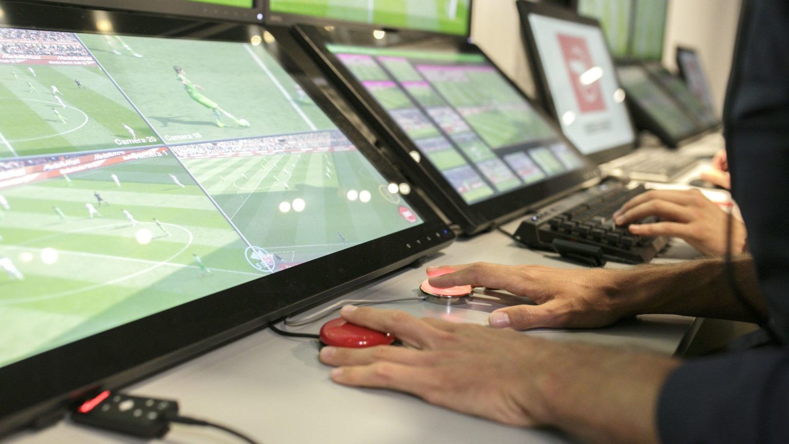 Giving the video assistant more transparency | DFL Deutsche Fußball Liga