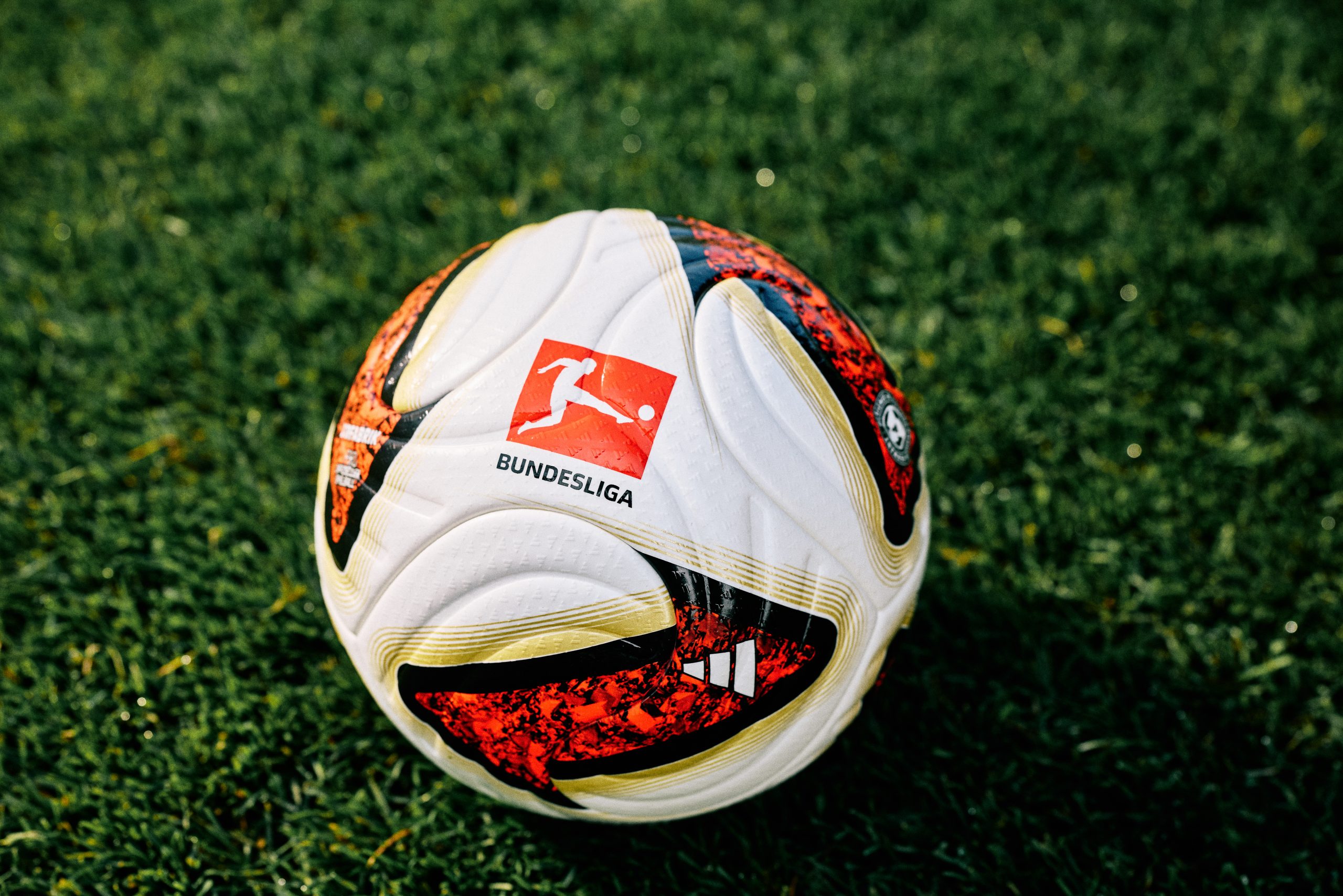 Official Match Ball 2026-27: TORFABRIK returns to German professional ...